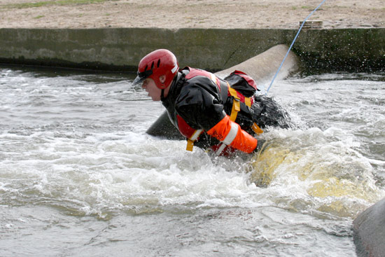 Ray Mears and the Woodlore Team receive Swift Water Training | The Ray ...